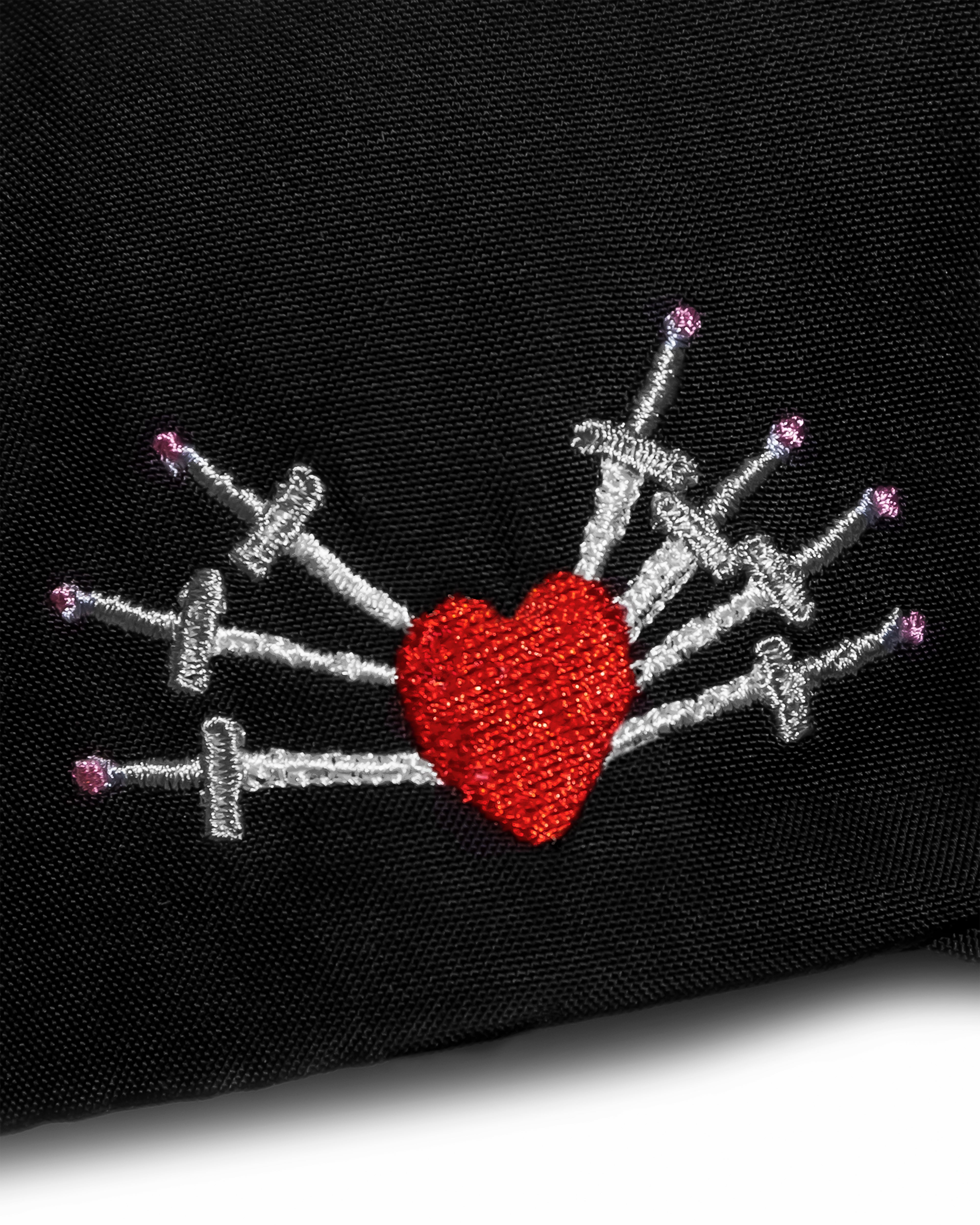 HEART STAB HAT [BLACK]